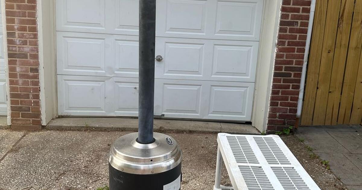 Free heat lamp and shelf behind 65 Dunkirk for Free in Baltimore, MD | For Sale & Free — Nextdoor