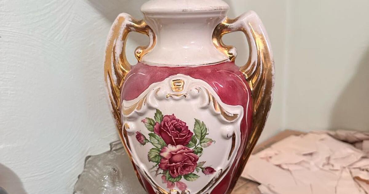 Ladrow figurines, porcelain Lenox vases All vintage for Free in ...