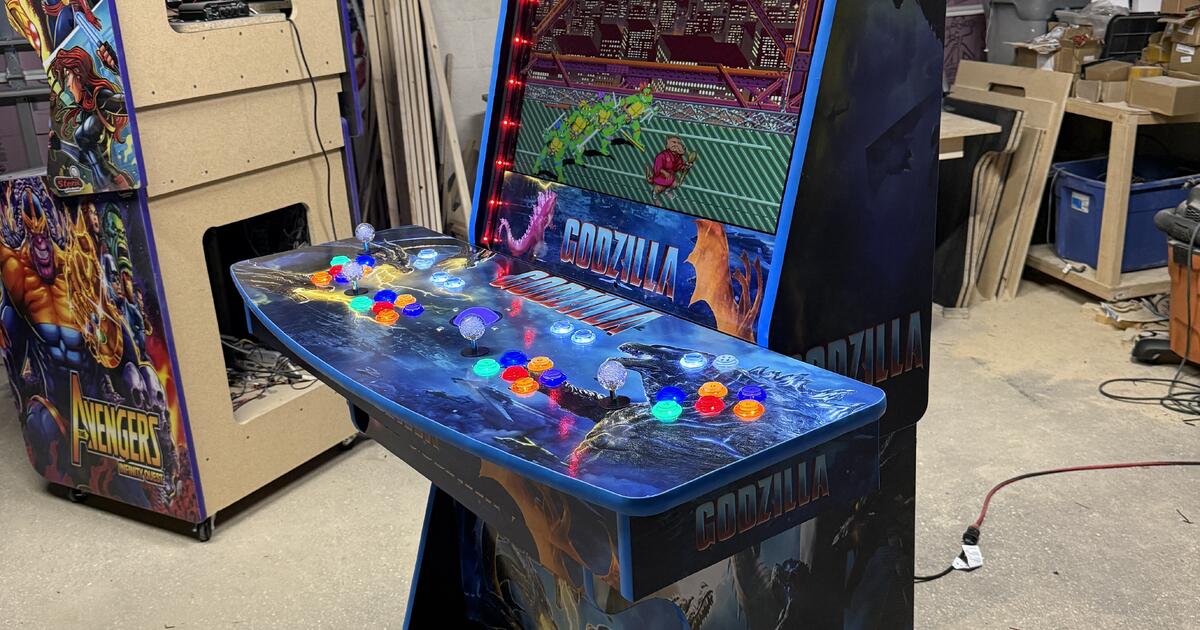 Godzilla 4 player Arcade! 7240 games in One with 32" Screen Great ...
