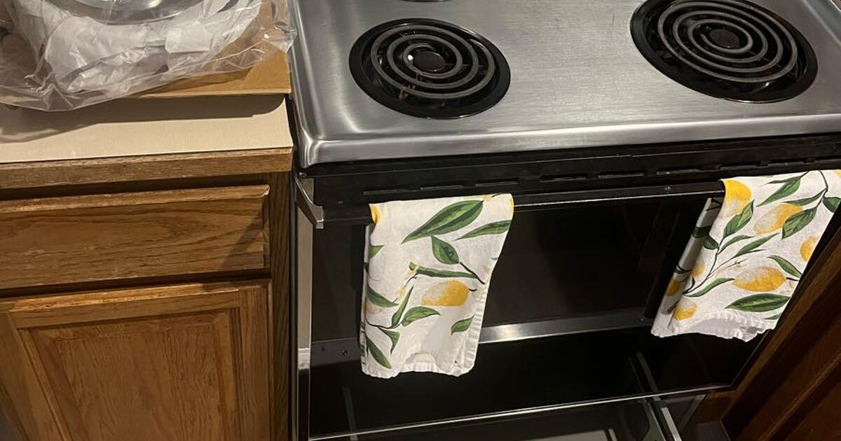 New Whirlpool Electric Range inserts only for Free in Snohomish, WA ...