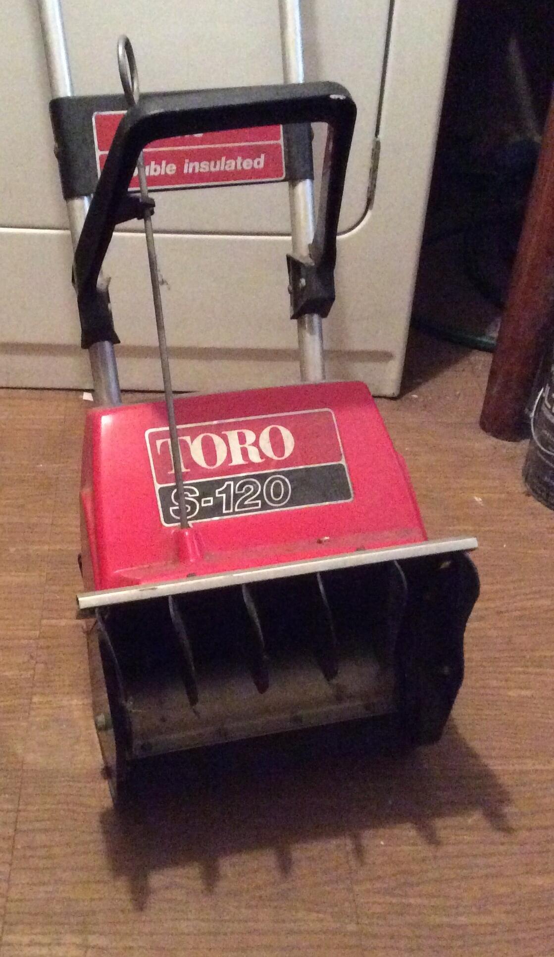 SMALL ELECTRIC TORO SNOWBLOWER for $65 in Chicago, IL | For Sale & Free ...