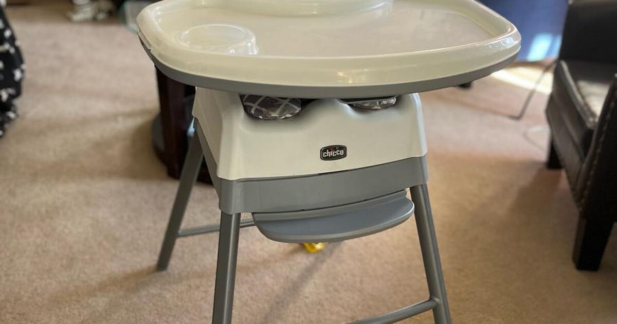 Chicco 3 Stage High Chair for $40 in Omaha, NE | For Sale & Free — Nextdoor