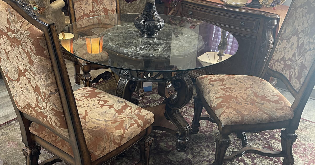 Glass Top Pedestal Dining Table (New Glass) with 3 Chairs for $295 in ...