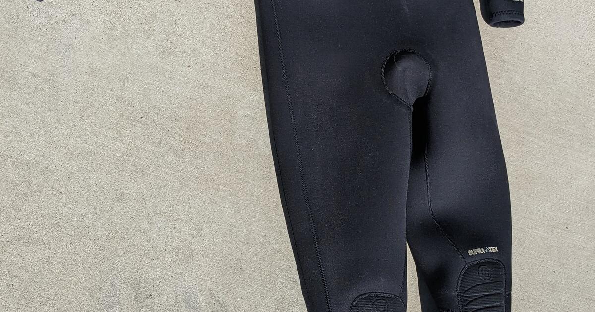Wet Suit Billy Bong for $20 in Morro Bay, CA | For Sale & Free — Nextdoor