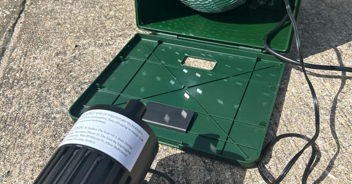 Light Flurries Inc. Portable Motorized Disco Ball Snowfall Light Effect ...