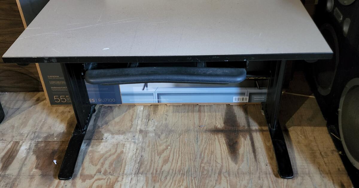 Heavy Duty Work Desk for $50 in Indianapolis, IN | Finds — Nextdoor