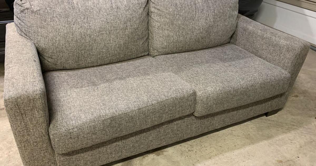 72 inch Sofa for Free in Westerville, OH | Finds — Nextdoor