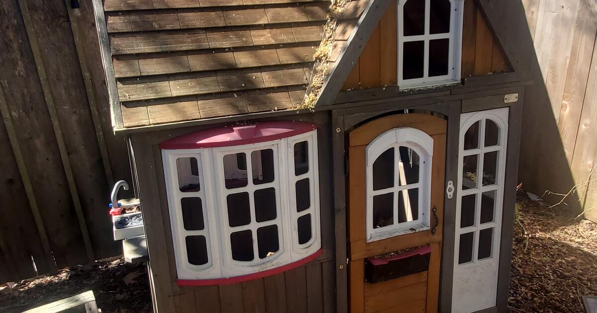 Kidkraft Costco Playhouse for Free in Beaverton, OR | For Sale & Free ...