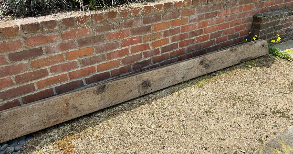 Free pressure treated wood curbside for Free in Los Angeles, CA | For ...