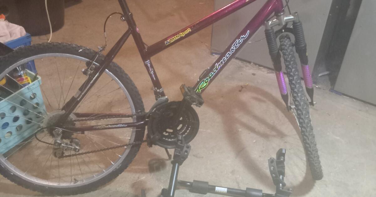 Roadmaster Mt Climber sport 12 speed Thule Passage 3 Bike Carrier ...