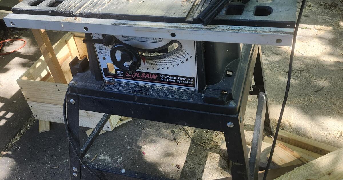 Skilsaw 10" Table Saw With Guide And Pusher for $100 in Des Moines, IA ...