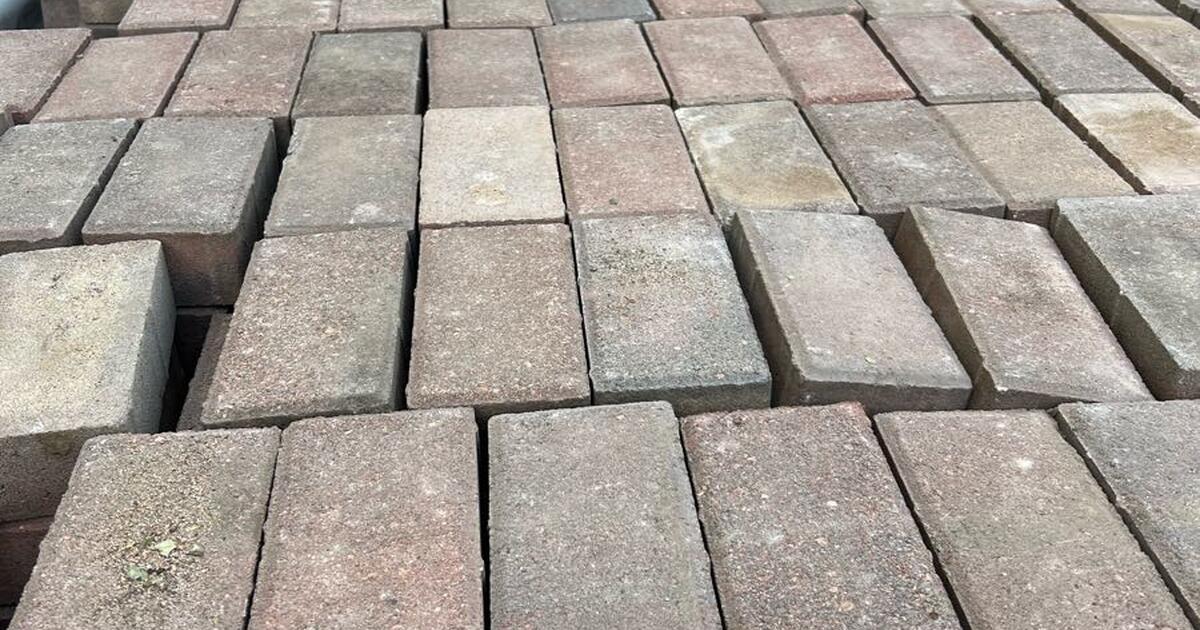 Over 1100 4x8x2.5 solid brick pavers for $1000 in Lakewood, CO | For ...