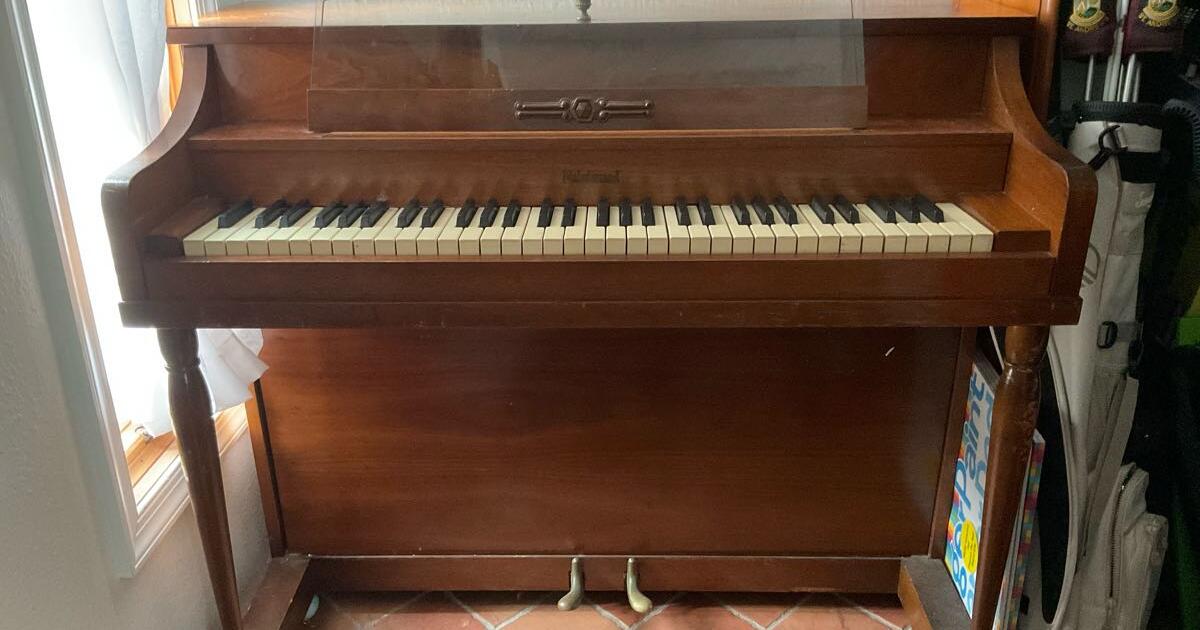 Piano free to good home! for Free in St. Petersburg, FL | Finds — Nextdoor