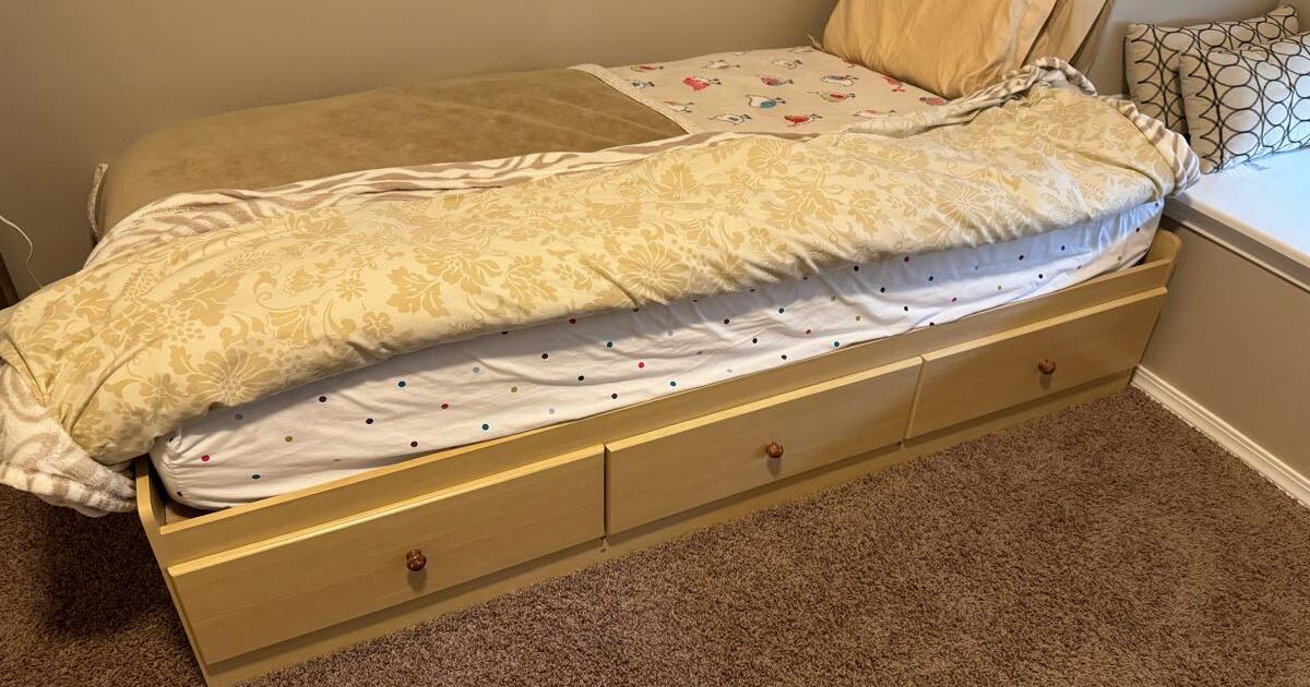 Wooden B 0 ed Frame with Mattress and Nightstands for $80 in Albany, OR ...