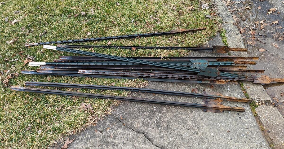 FREE: Quantity - 13; T-Post 6 Ft. 0 In. GRN UPC Green Steel T-post For ...