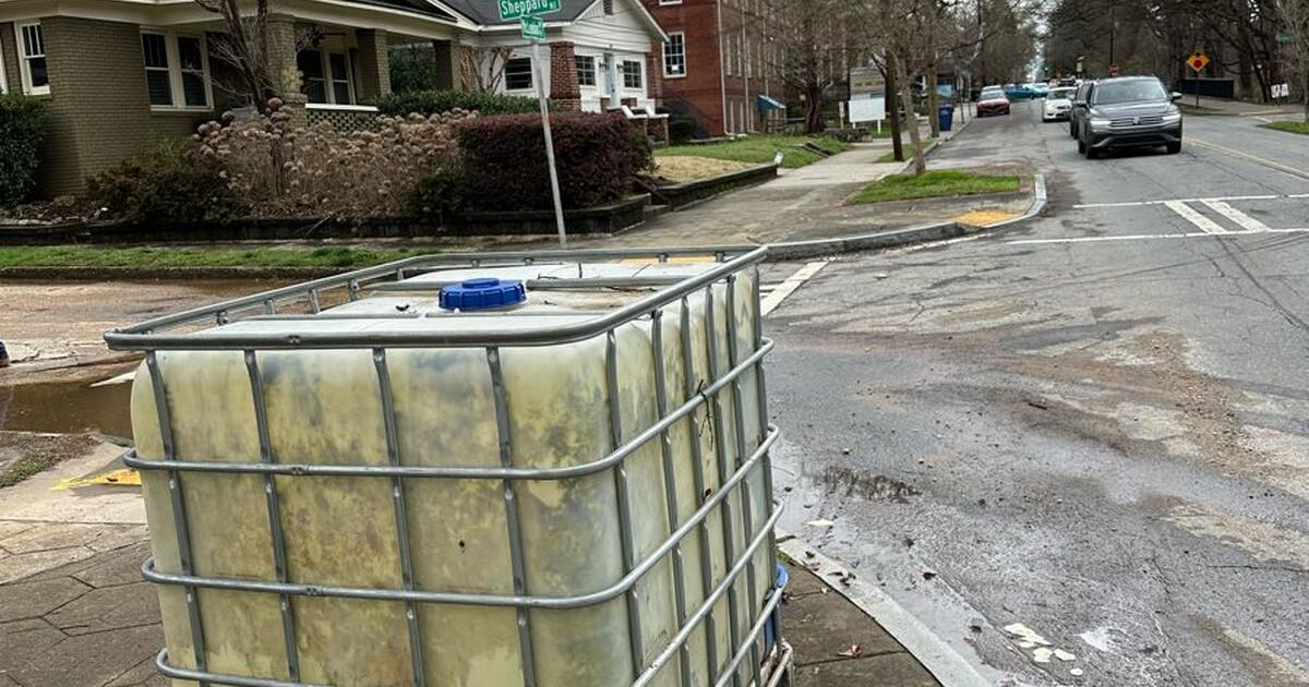 Free - 275 gallon water tank with hose valve for Free in Atlanta, GA ...