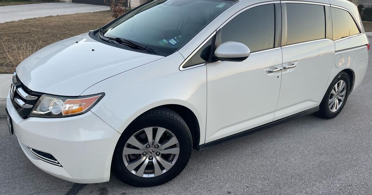 2015 White Honda Odyssey EX-L Minivan for $13000 in San Antonio, TX ...