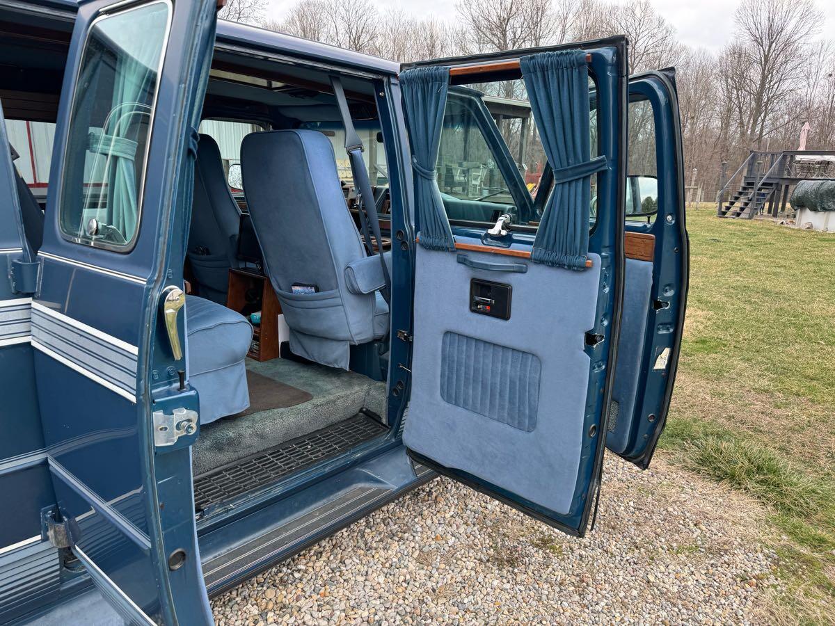1992 Chevrolet G20 StarCraft conversion van for $6000 in Martinsville ...