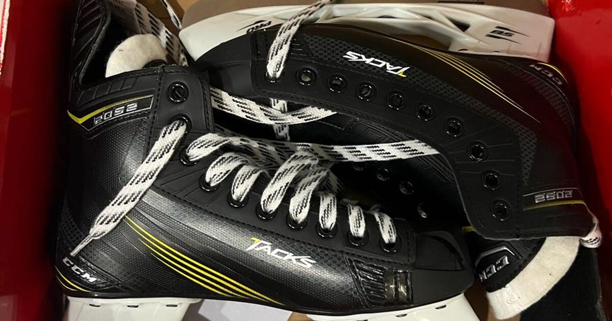 Brand New CCM Hockey Skates Jr Size 5 for Free in Waban, MA | For Sale ...