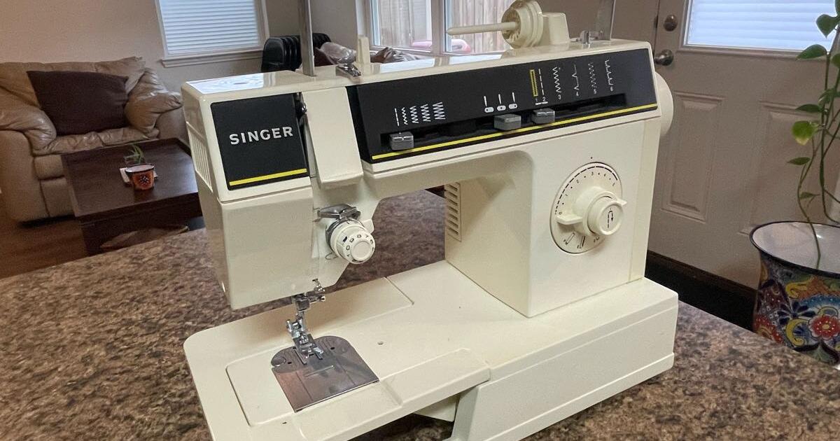 Vintage sewing Machine Singer 6202/6212 for $50 in Houston, TX | For ...
