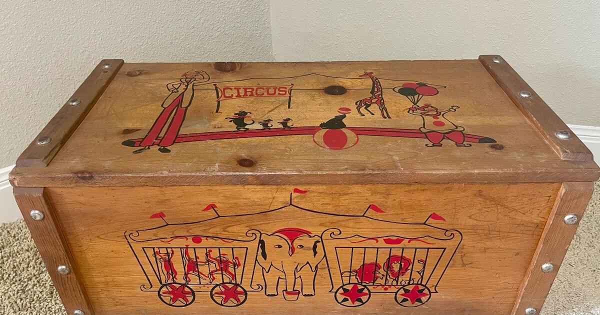 Vintage 1950’s Wood Circus Toy Chest for $75 in Bulverde, TX | For Sale ...
