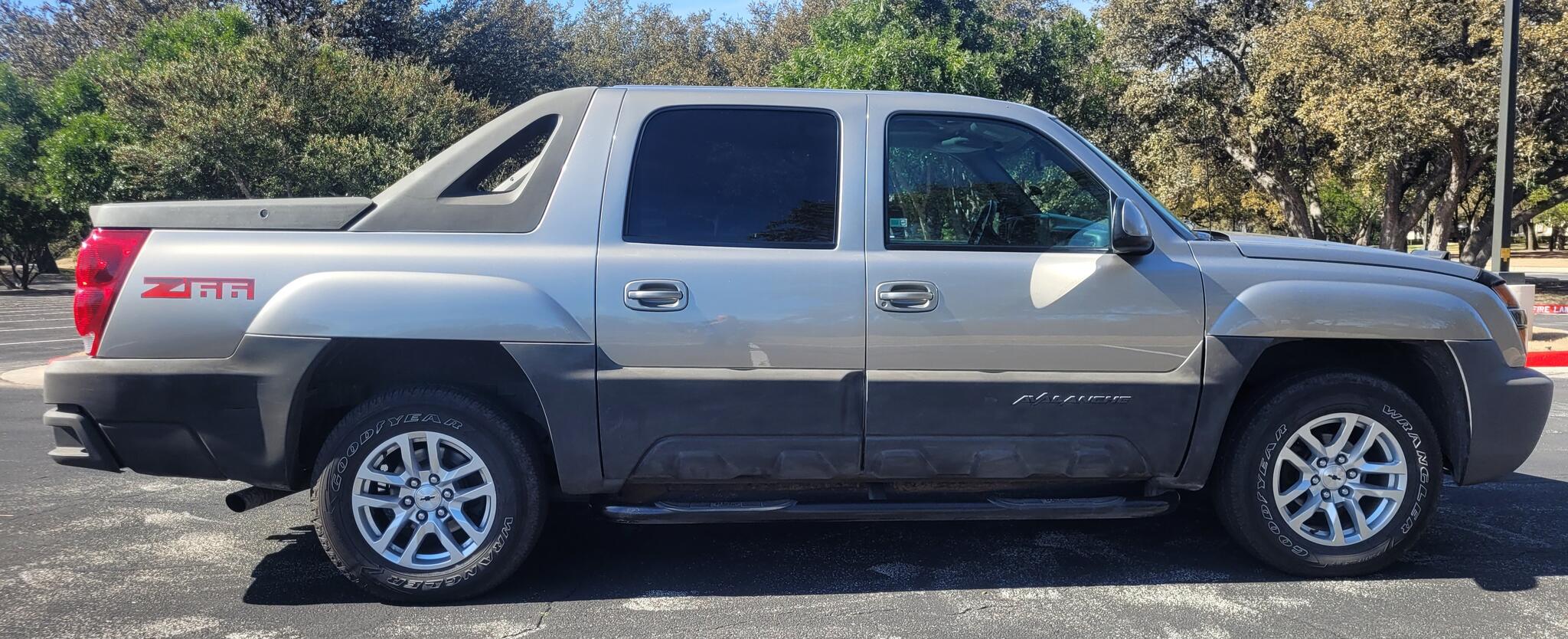 2002 Chevy Avalanche Z66 for $6000 in San Antonio, TX | For Sale & Free ...