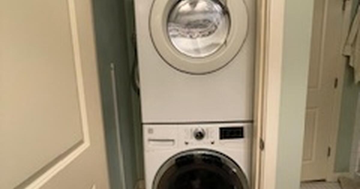 Used full size electric stackable washer and dryer for $100 in Atlanta ...