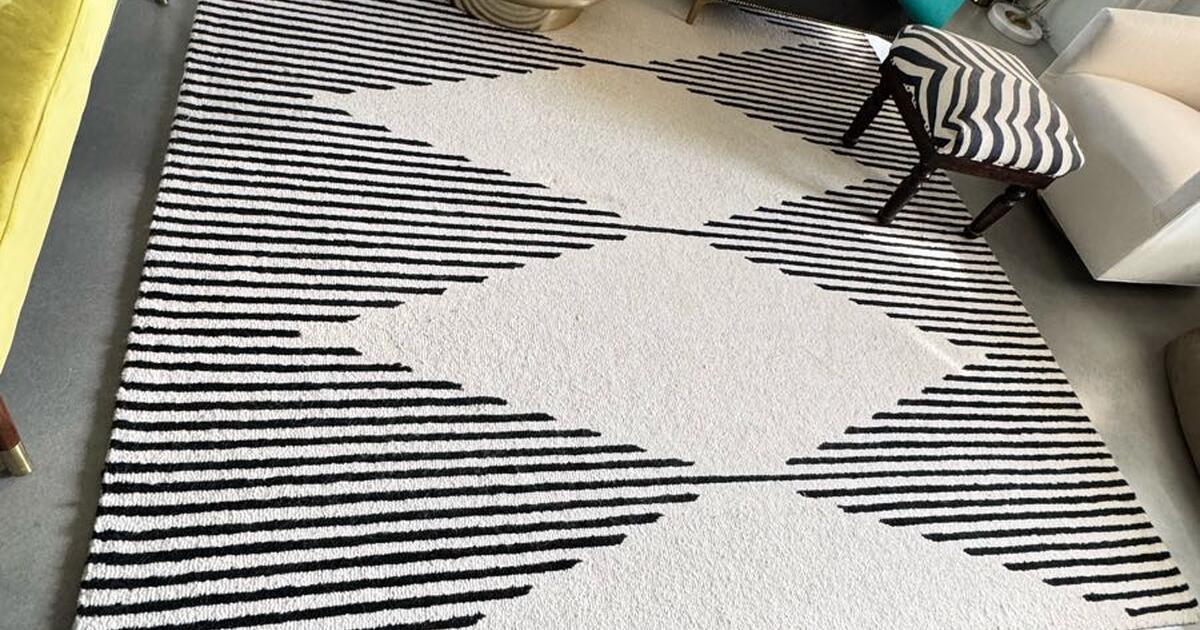 FREE AREA RUG 9.5 long x 8 wide black & white for Free in Palm Desert ...