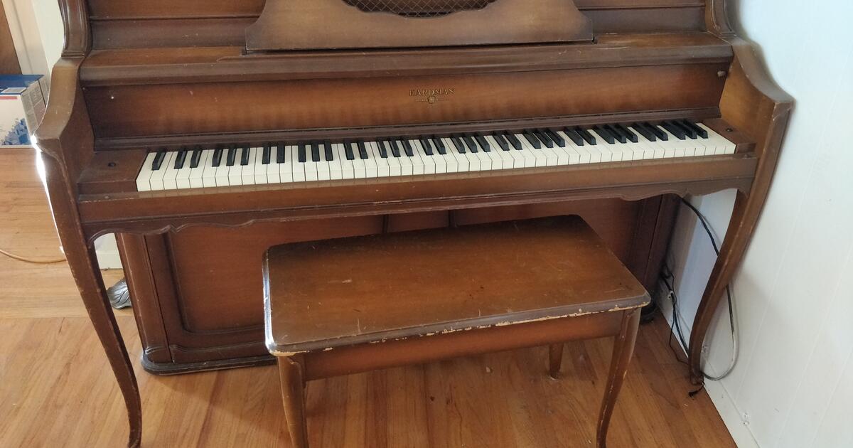 Free Console Size Piano - Will Deliver With Help* for Free in Richmond ...