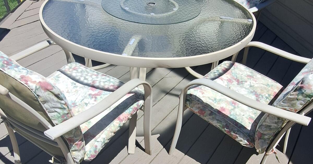 Patio Outdoor Table and Chairs for $70 in Morrison, CO | For Sale ...