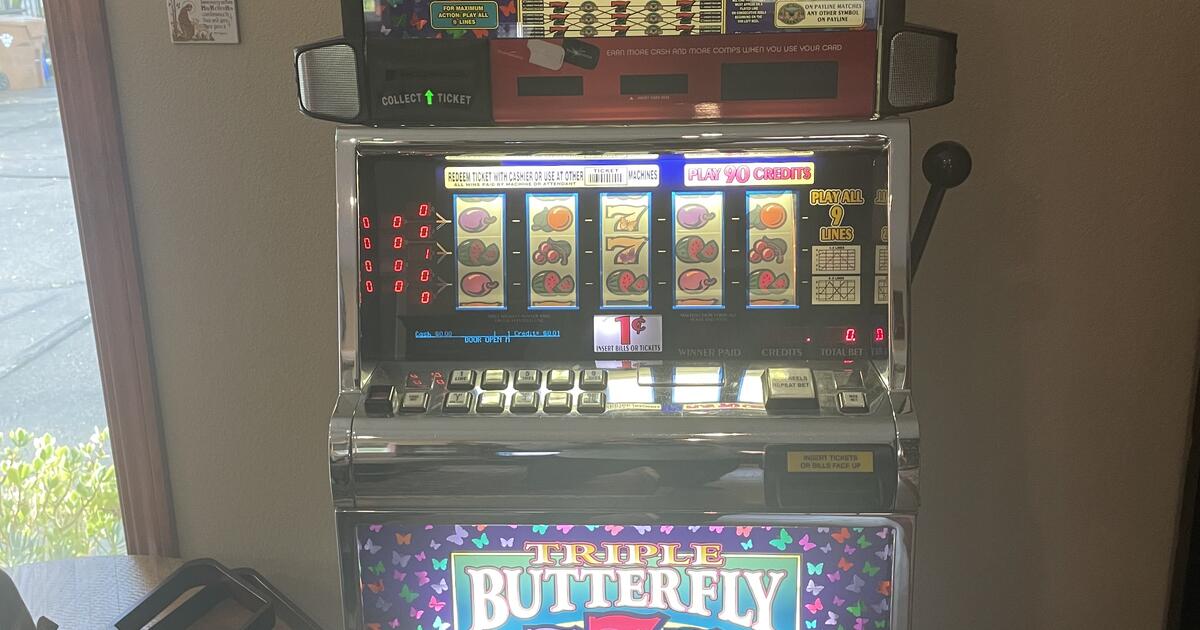 IGT Slot Machine--Triple Butterfly Sevens for $200 in Napa, CA | For ...
