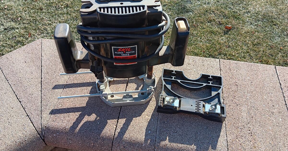 Skil Plunge Router 1825 for $50 in Milwaukee, WI | For Sale & Free ...