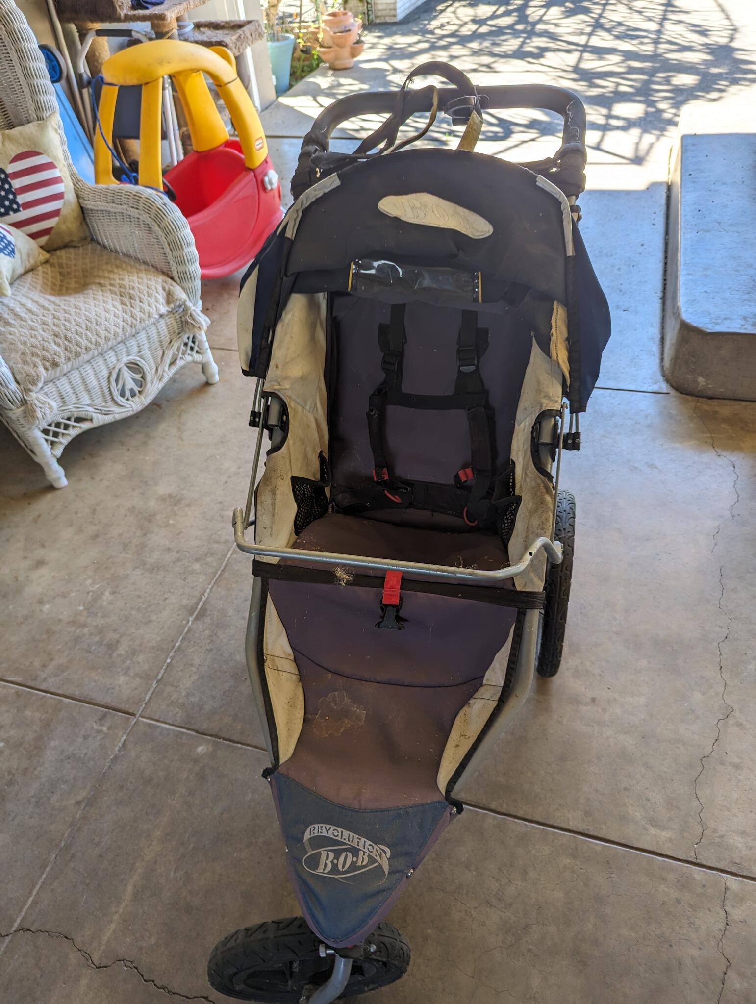Used B.O.B Revolution Jogging stroller for Free in San Martin, CA | For ...