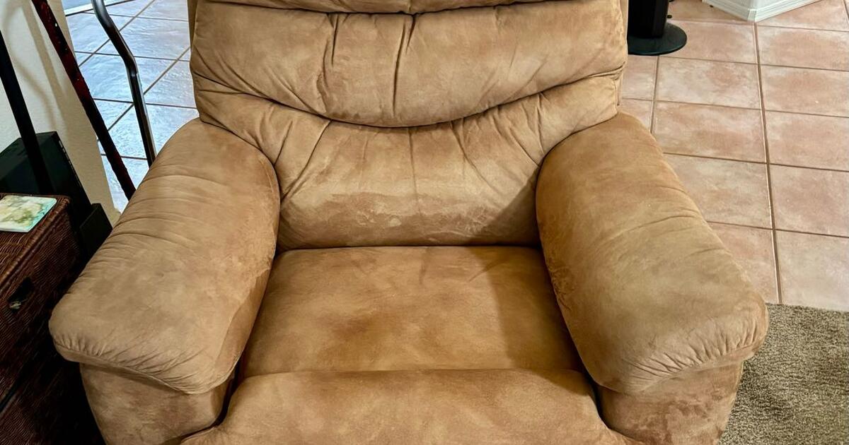 Lazy Boy recliner $105 and $105 for the second one. Mirror $35 for $105 ...