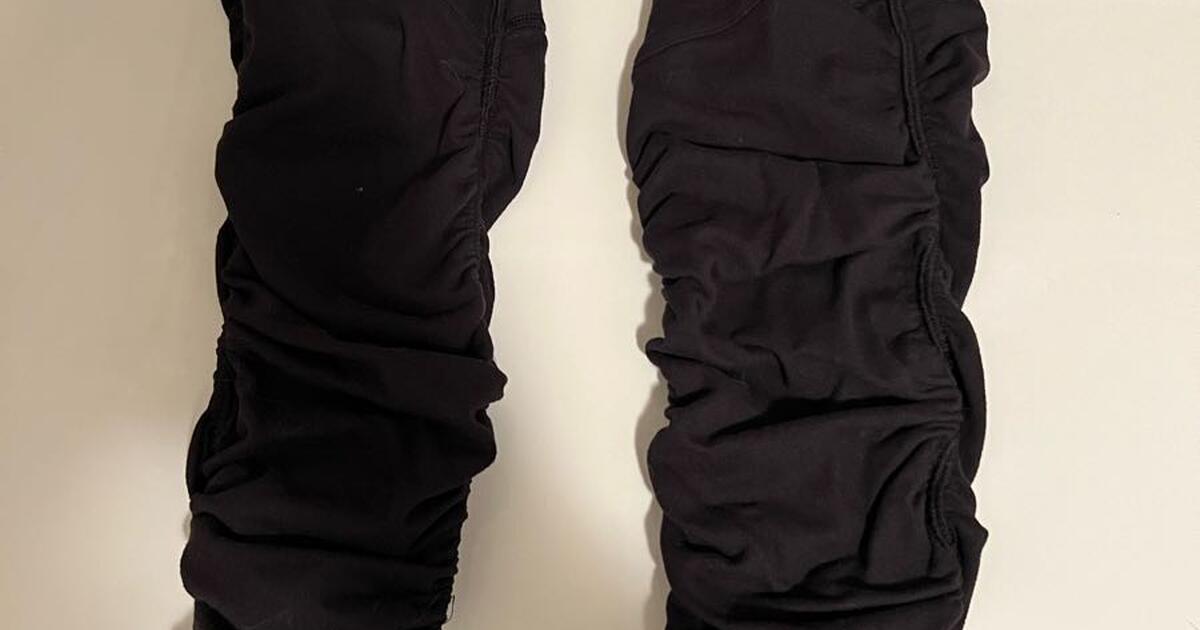 Lululemon Black Leggings for $20 in Thornton, CO | Finds — Nextdoor
