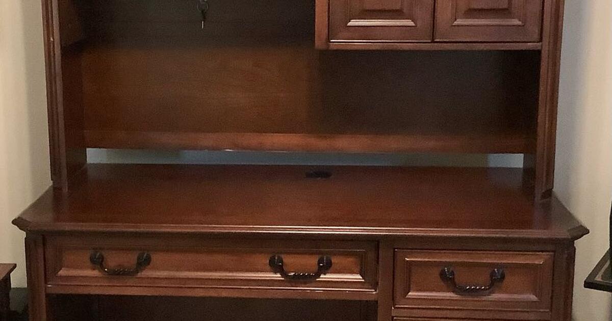 Desk with Hutch for $30 in Parker, CO | Finds — Nextdoor