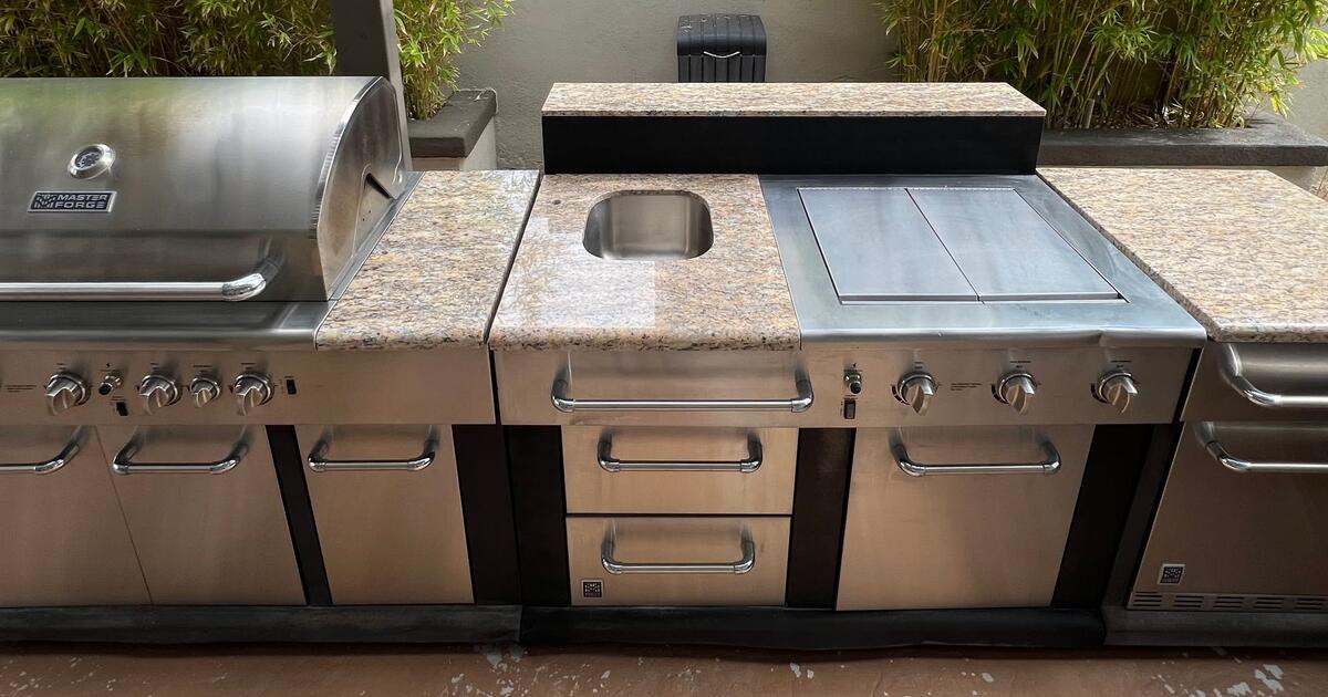 Master Forge -Modular 5 Burner Natural Gas Grill; 2 Side Burner W ...