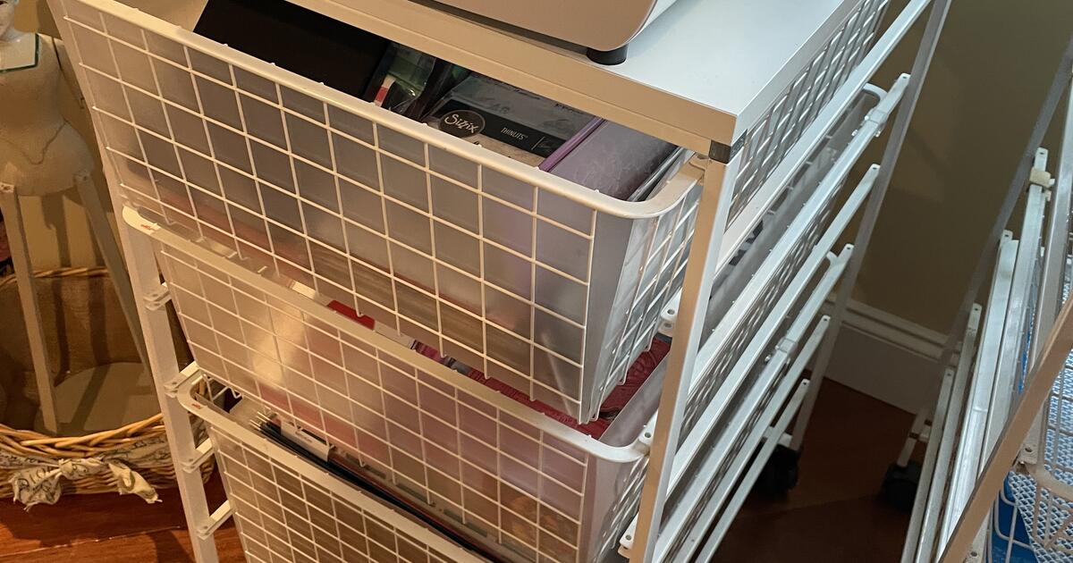 Sizzix Big Shot Plus Die Cutting & Embossing Machine, Dies, Stand for ...