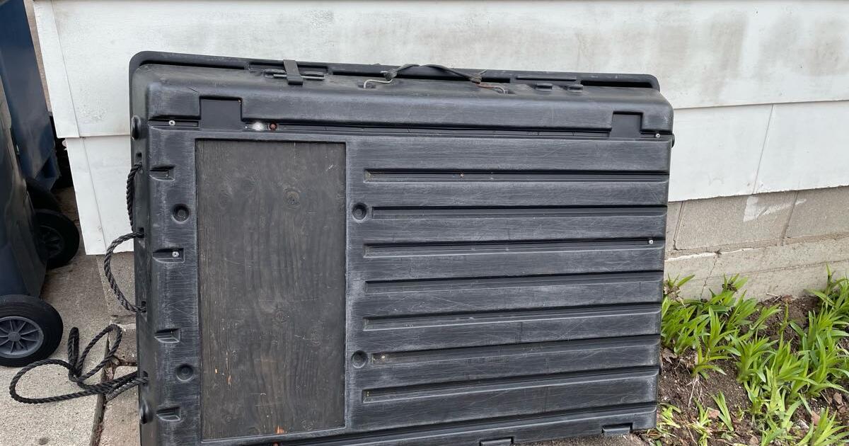 Pop up fish house - FREE for Free in Minneapolis, MN | For Sale & Free ...