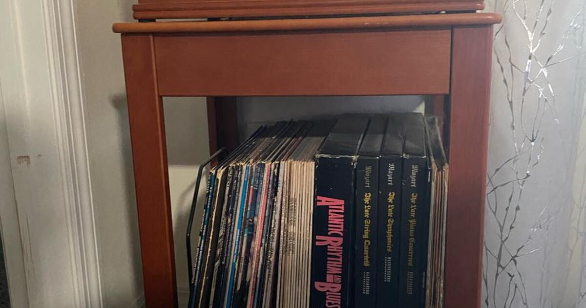 Old time entertainment center with stand, has radio, cassette ...