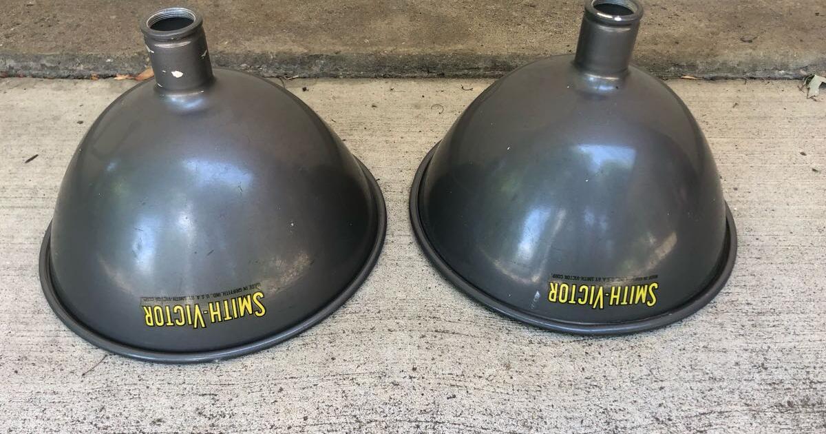 SMITH-VICTOR Photography Flood Light 12” Reflectors for Free in ...