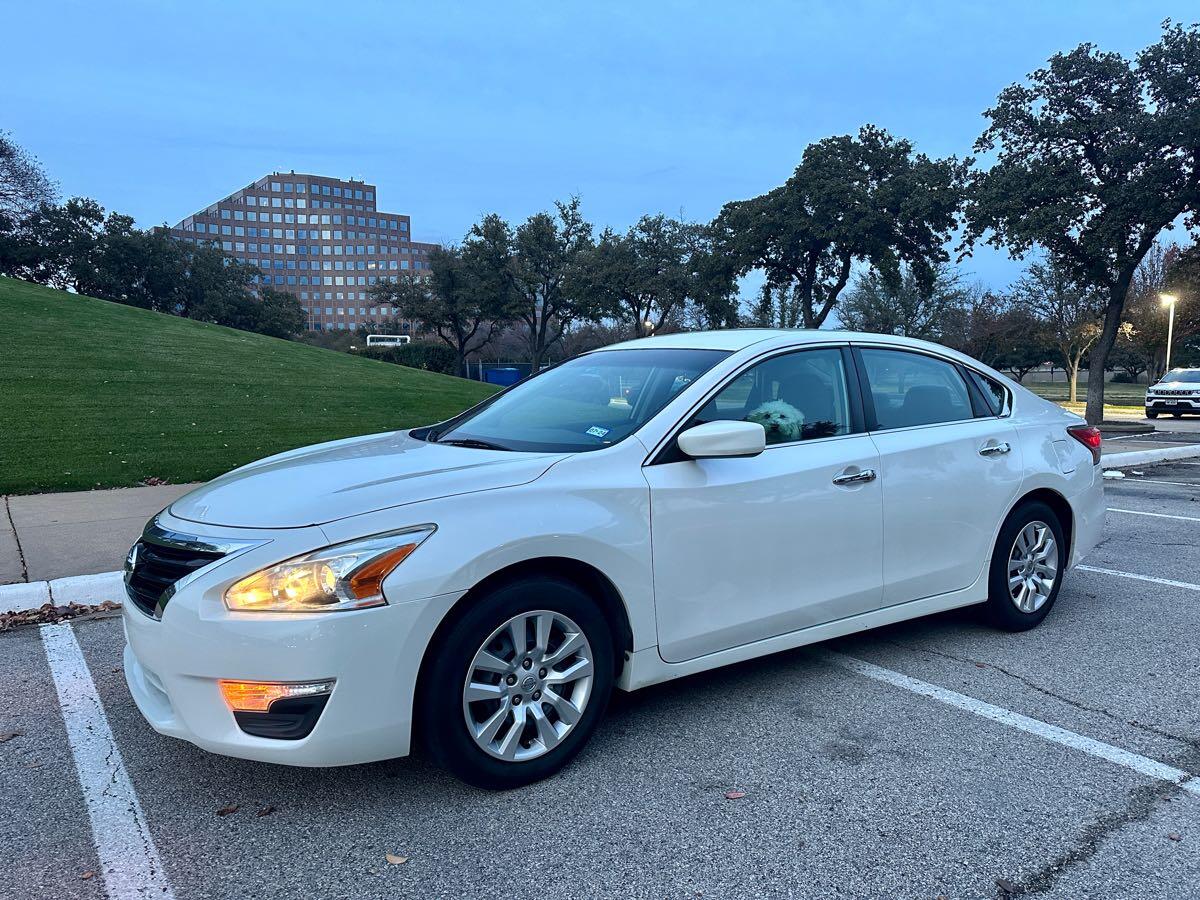 2015 White Nissan Altima 87k Mileage for $8900 in Addison, TX | For ...