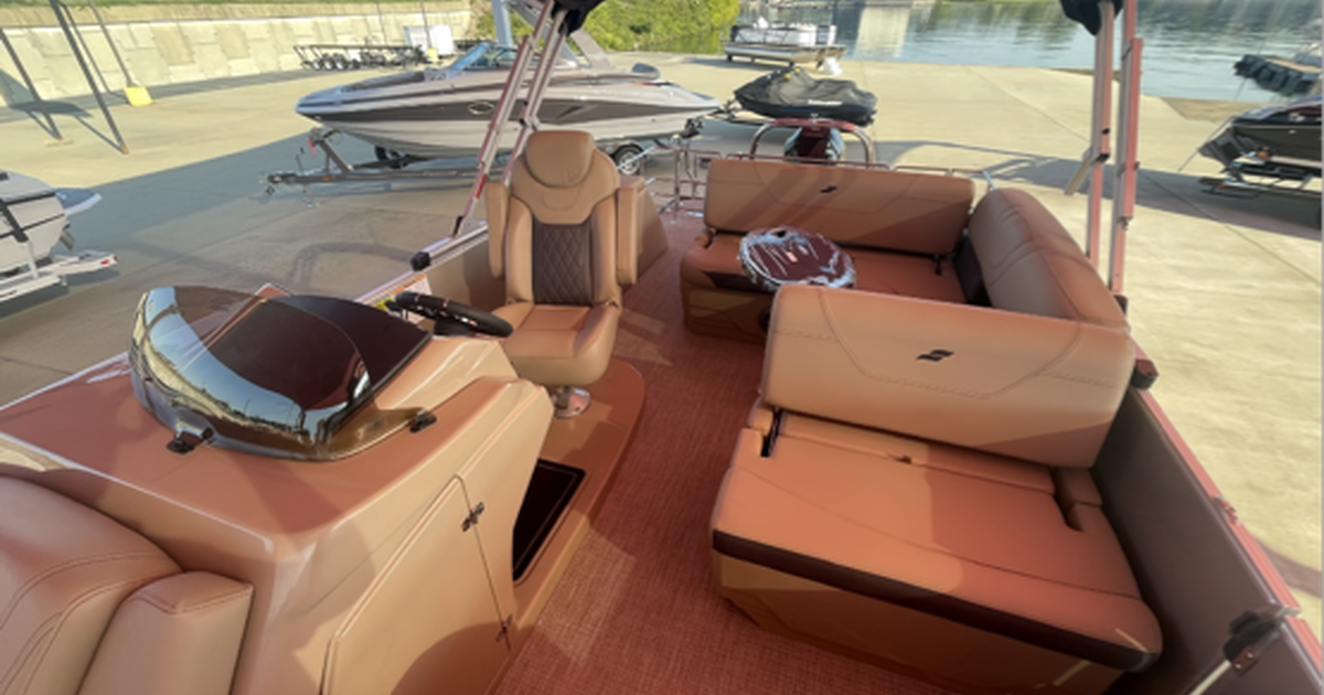 2023 StarCraft CX23 Q Tritoon for $70000 in Scroggins, TX | For Sale ...