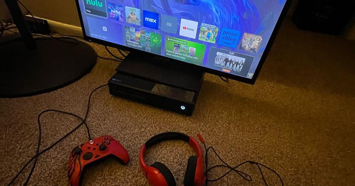 xbox one / red xbox one controller with red headset and 170 games hulu ...