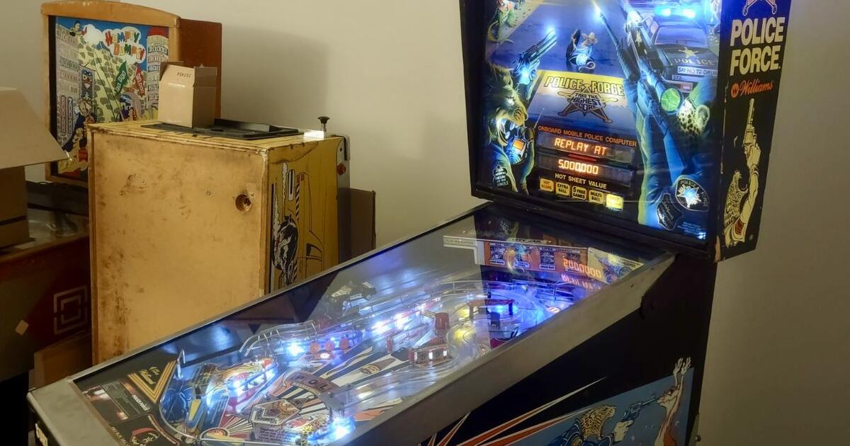 Great Christmas Gift!! 1989 Williams Police Force Pinball machine for ...