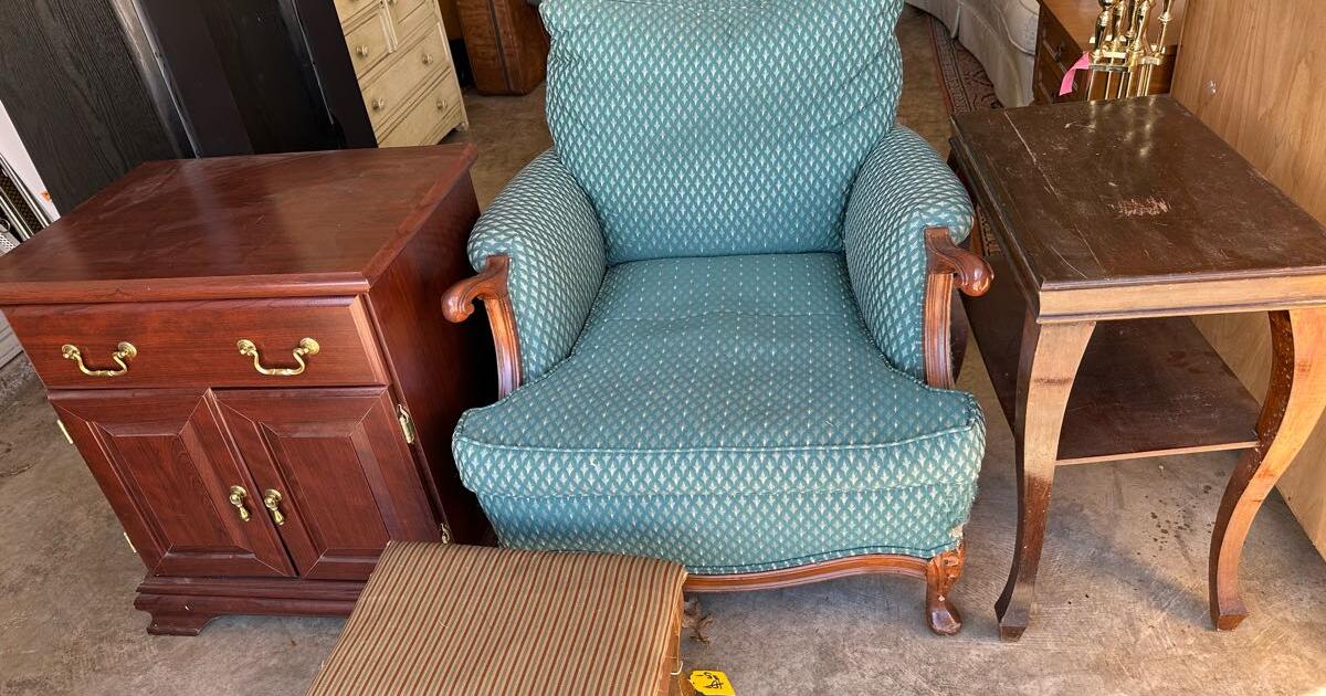 Free furniture pick up TODAY! for Free in Grapevine, TX | For Sale ...