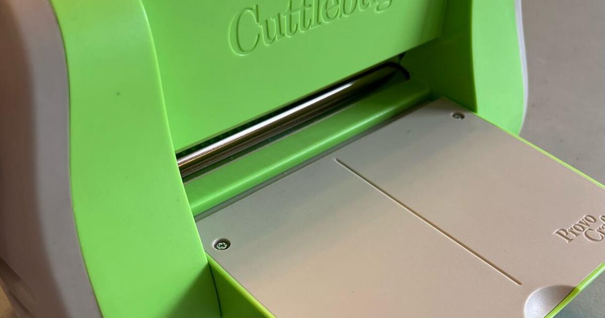 [PRICE DROP] Cricut Cuttlebug Die Cutting & Embossing Machine for $10 ...