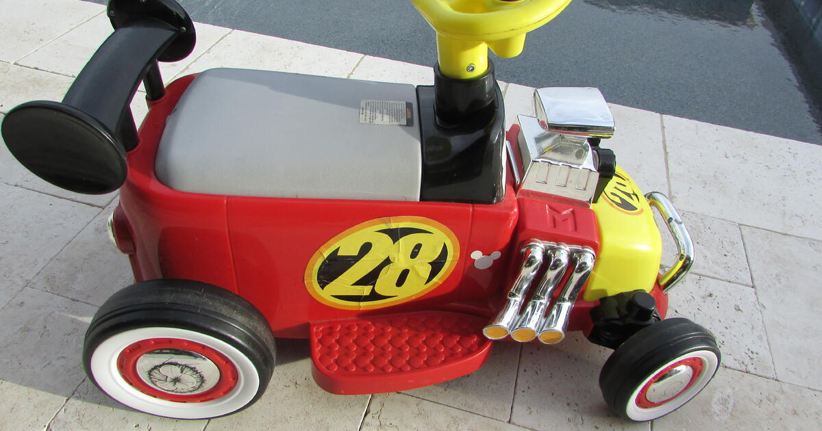 Huffy Mickey Mouse Disney 6-Volt Jr Roadster Racer Ride-On w/Charger ...