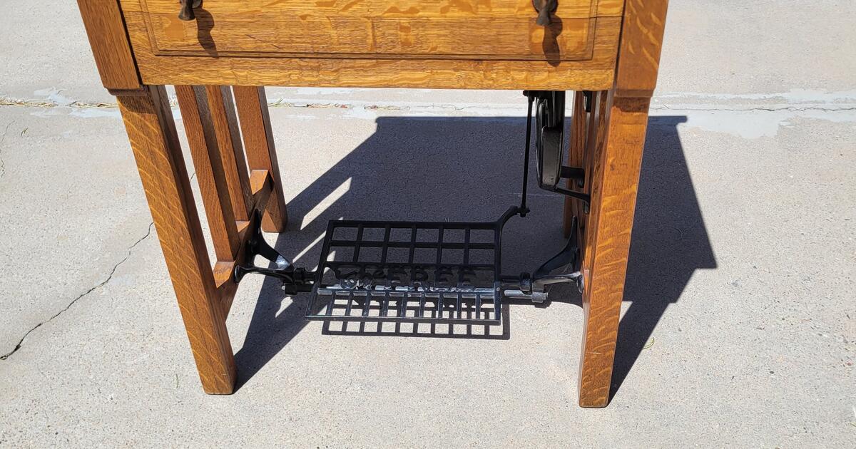The Free Sewing Machine Co. Rockford Ill, Antique Sewing Machine for ...