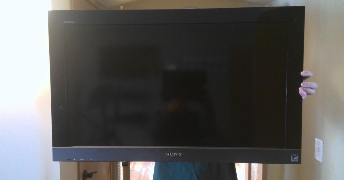 sony bravia flat screen for Free in Naperville, IL | For Sale & Free ...